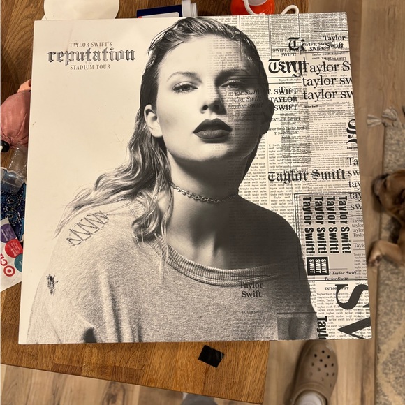 Taylor Swift | Art | Taylor Swift Reputation Tour Vip Box | Poshmark